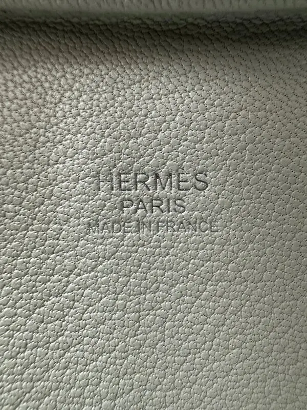 Hermès Plume Chevre Gris Perle