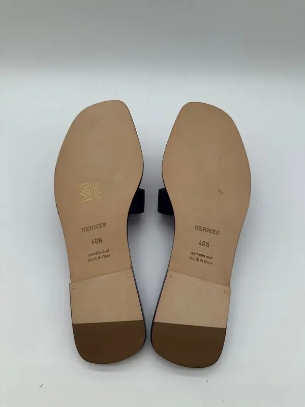 Hermès Leather Sandal - Purple