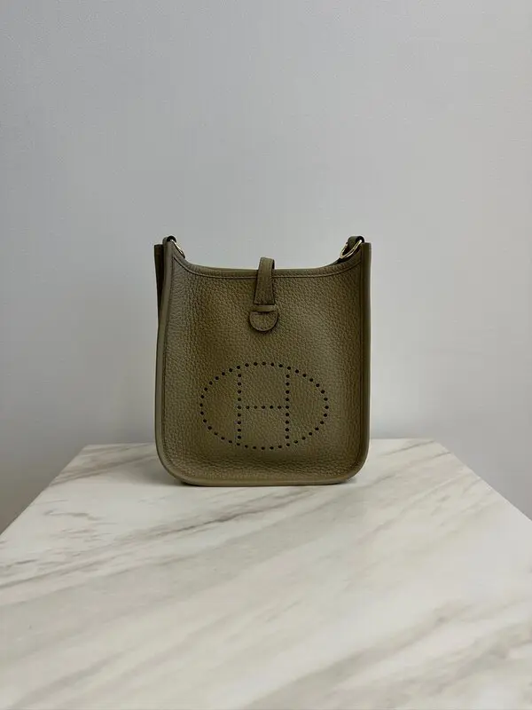 Hermès Evelyne Iii Sauge Taurillon Clemence With Palladium Hardware - Green
