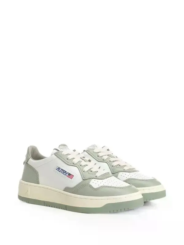 AUTRY Medalist Leather Sneakers With Embroidered Logo - Grey