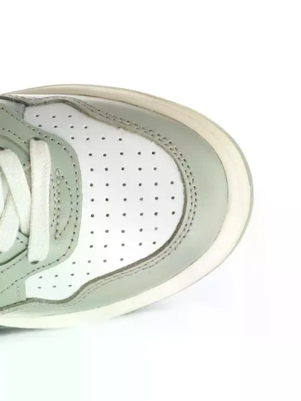 AUTRY Medalist Leather Sneakers With Embroidered Logo - Grey