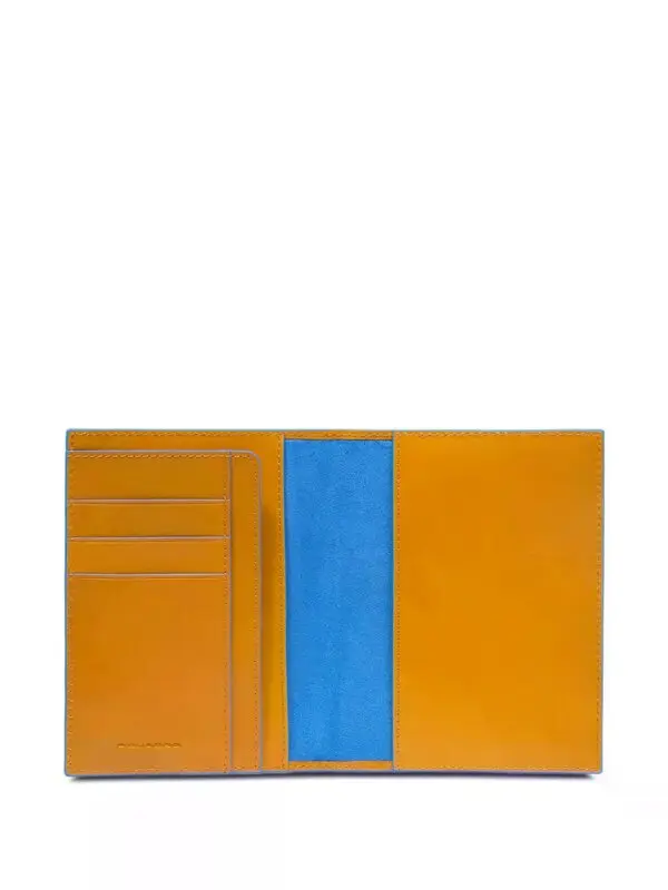 PIQUADRO Leather Passport Holder