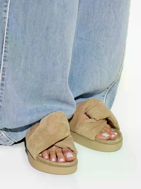 Inuikii Twisted Leather Slides