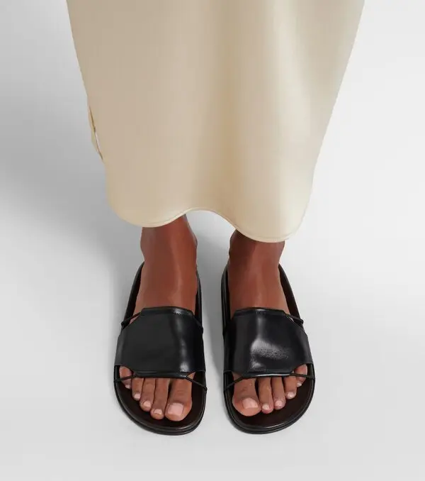 THE ROW Vivienne Leather Slides - Black