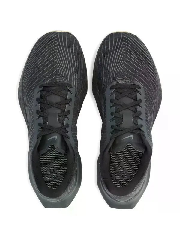 Nike Ultrafly Trail Sneakers