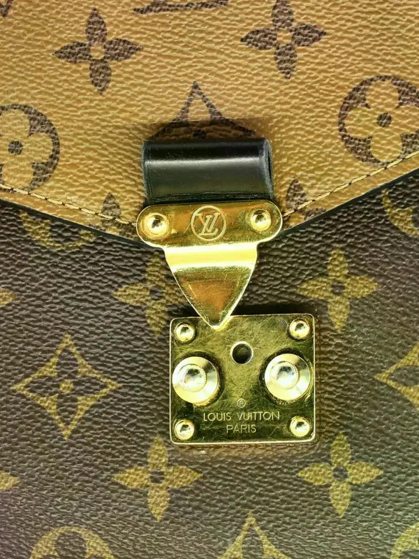 LOUIS VUITTON Pochette Metis Reverse Monogram Canvas Crossbody Bag - Brown