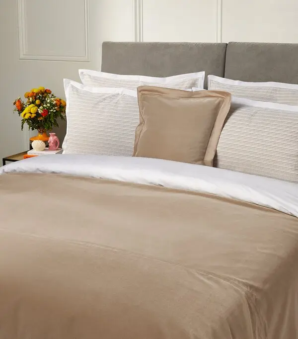 AMALIA Cirrus Cushion