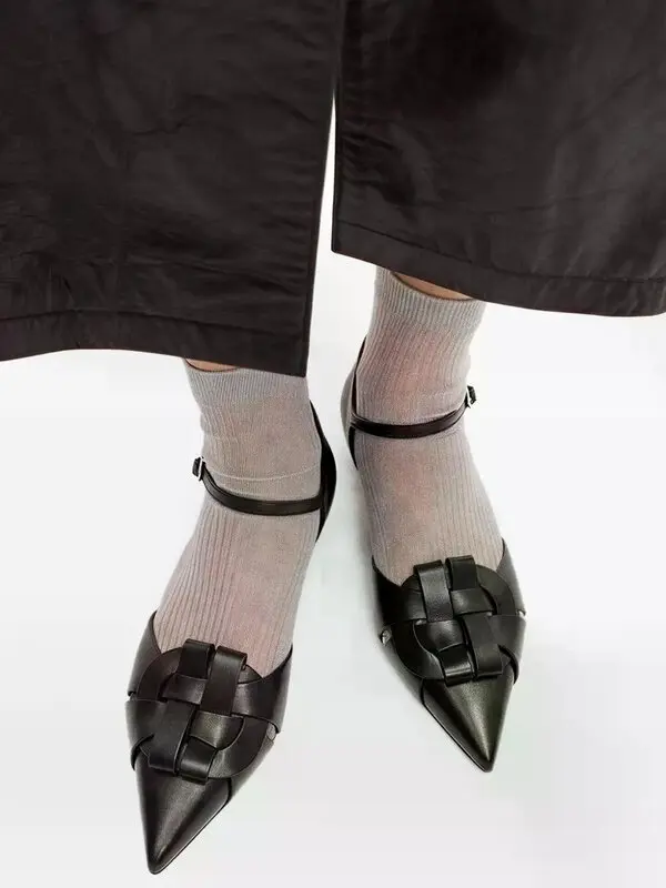 SCAROSSO Amanda Woven Pointed Pumps - Black