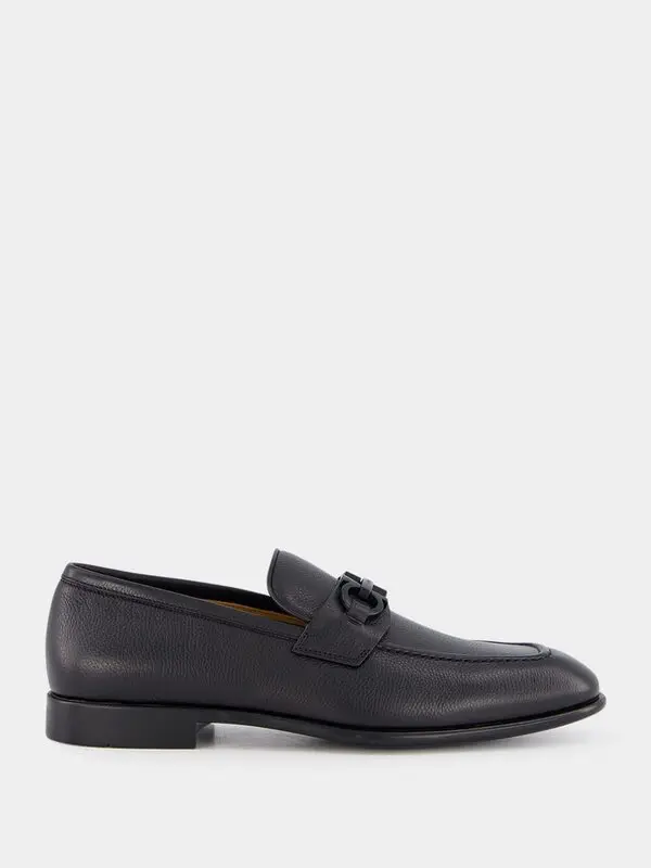 FERRAGAMO Moccasin With Gancini Ornament - Black