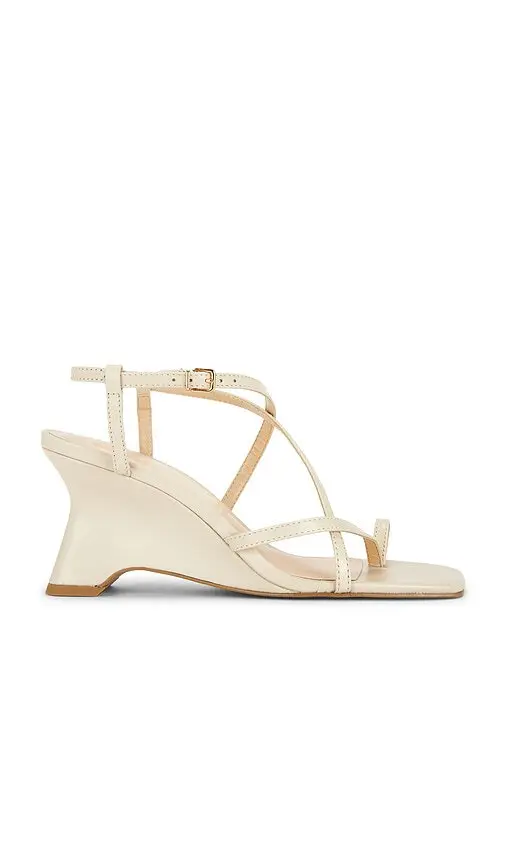 Dolce Vita Aylee Sandal - Cream