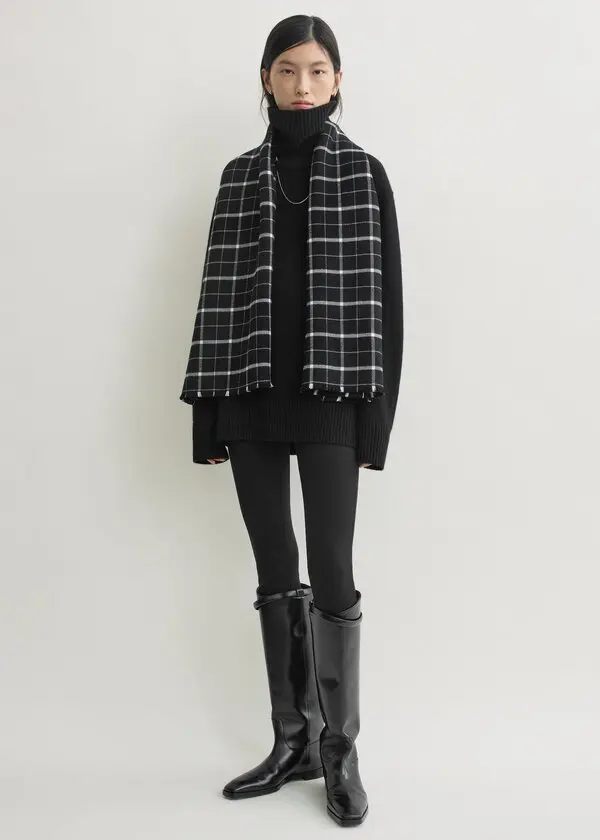 TOTEME Windowpane Scarf /white