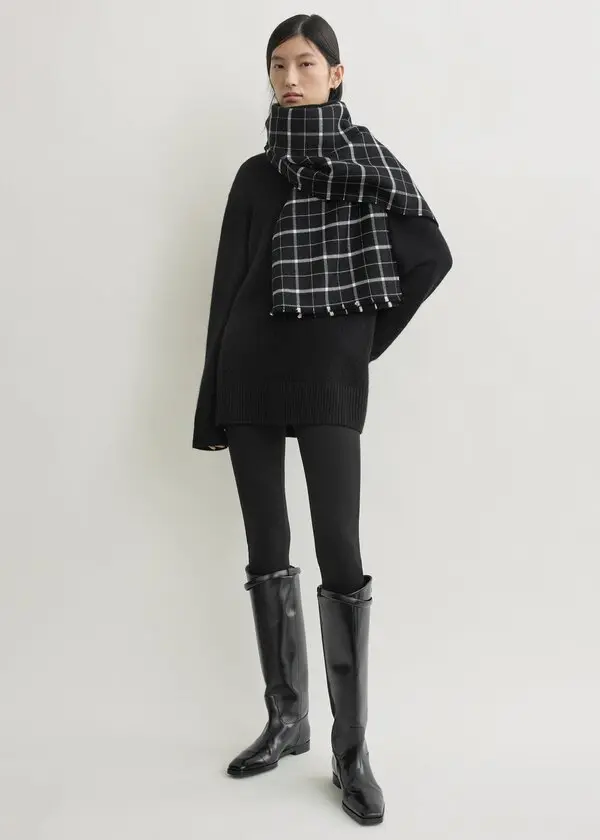 TOTEME Windowpane Scarf /white
