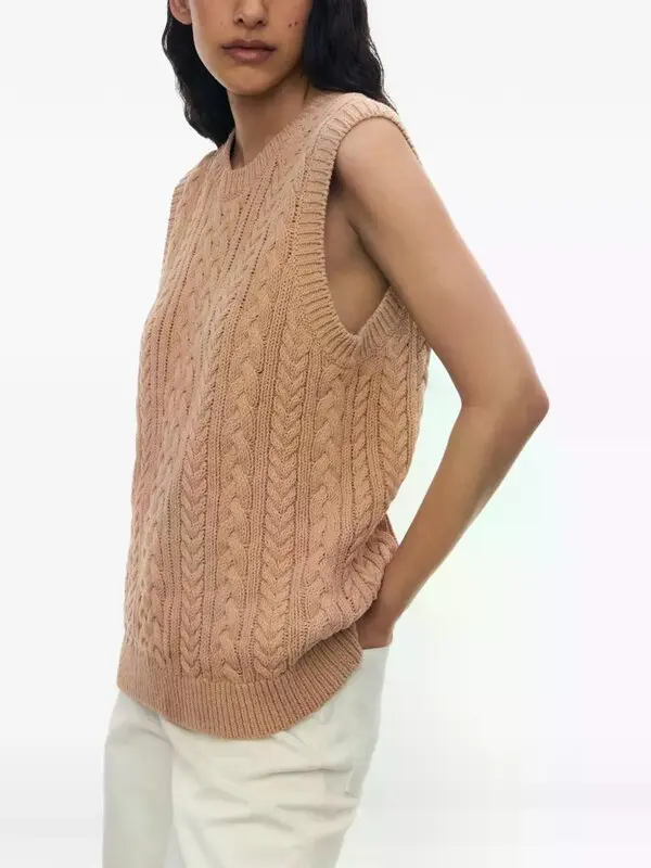 12 STOREEZ Harvest Cable-knit Vest