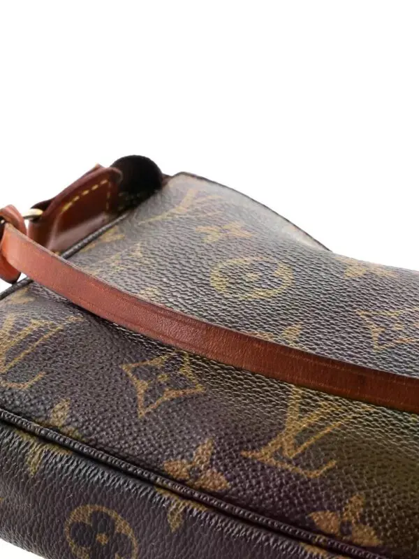 LOUIS VUITTON Pochette Accessoires Monogram Canvas Clutch - Brown