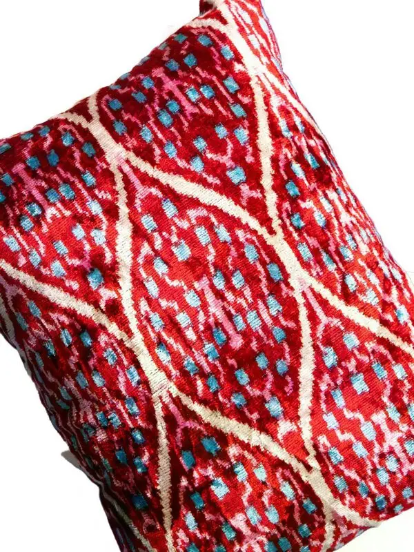 LES-OTTOMANS Infinity Geometric Velvet Cushion