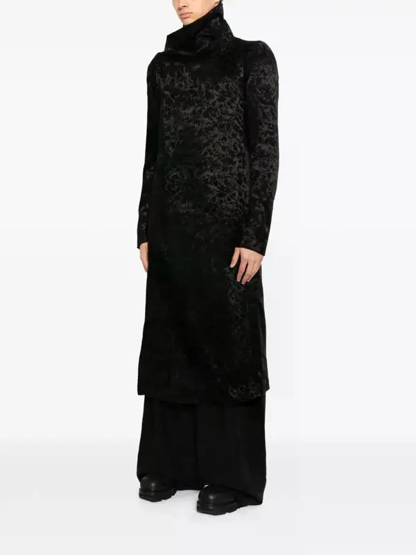 JULIUS Covered Neck Coat
