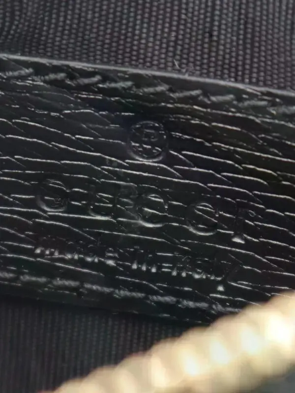 Gucci 2016-2026 Leather Script Coin Pouch