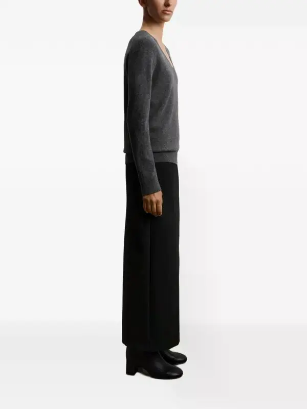 12 STOREEZ U-neck Sweater