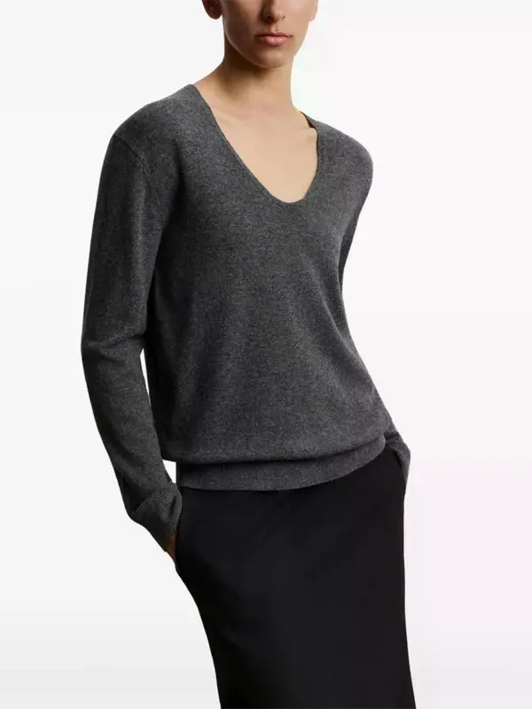 12 STOREEZ U-neck Sweater