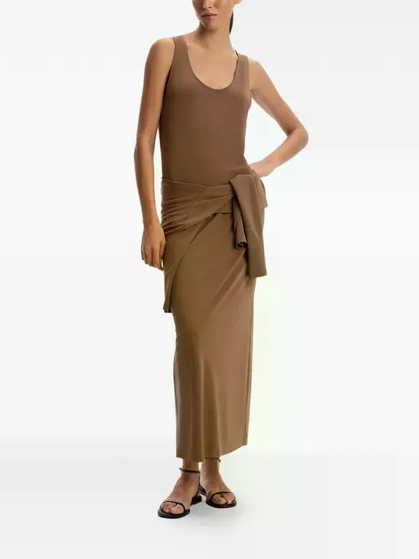 12 STOREEZ Sleeveless Crepe Top
