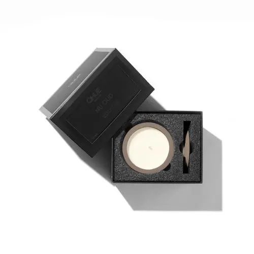 QHUE Nu Oud Candle