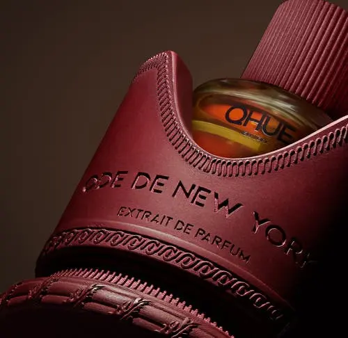 QHUE Ode De New York Extrait De Parfum