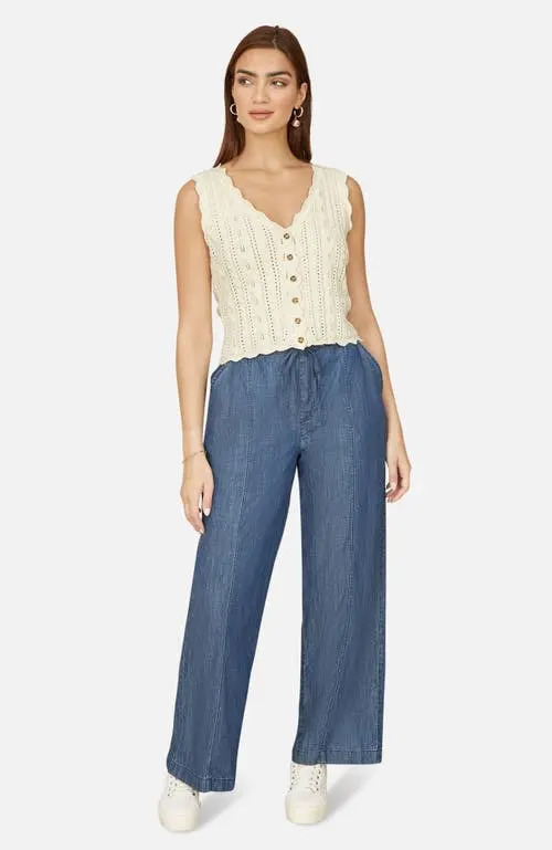 YUMI V-neck Crochet Knit Top