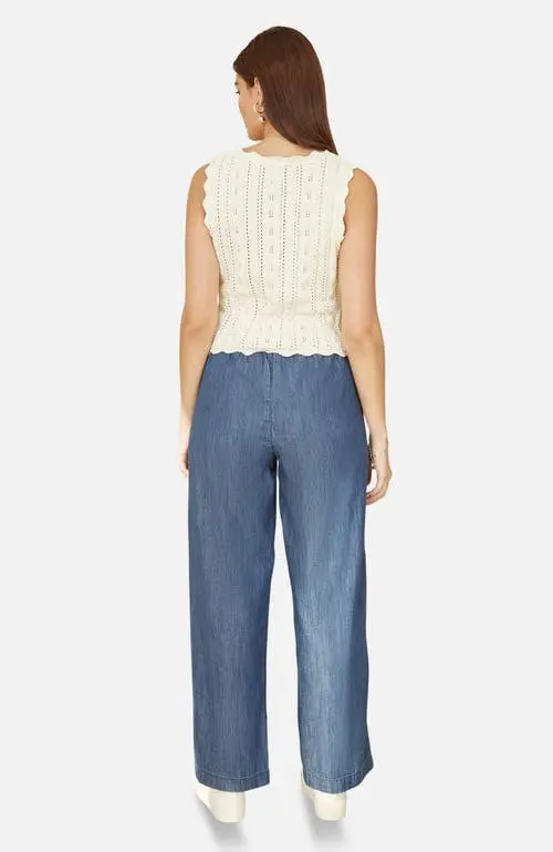 YUMI V-neck Crochet Knit Top
