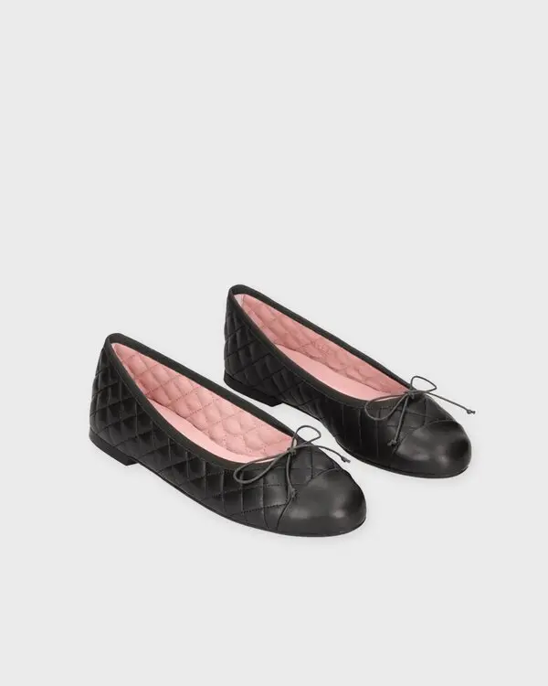Pretty Ballerinas Ballet Flats With Almond Toe And Quilted Design