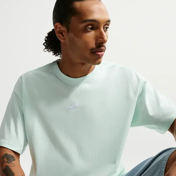 Nike Sportswear Premium Essentials T-shirt - Green
