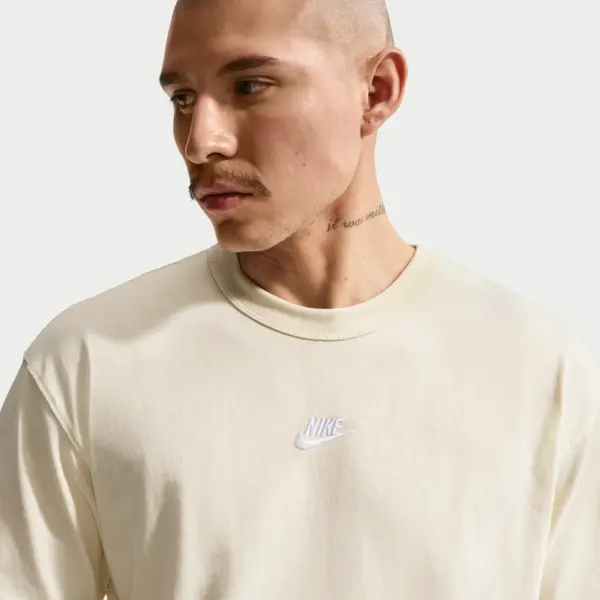Nike Sportswear Premium Essentials T-shirt - White