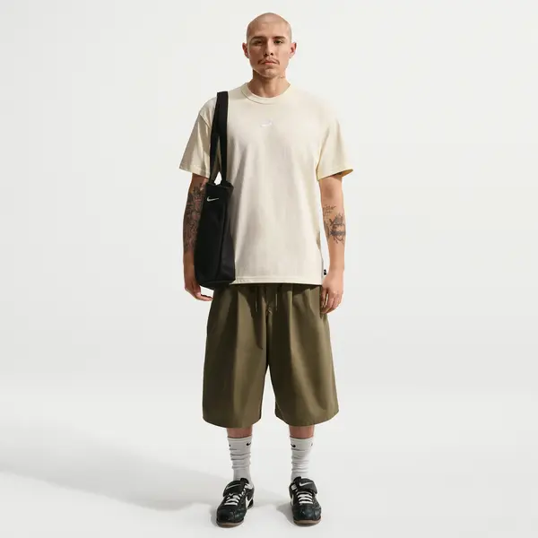 Nike Sportswear Premium Essentials T-shirt - White