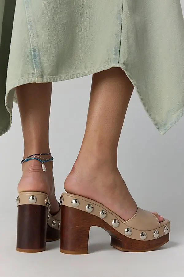 VICENZA Cascais Platform Clogs With Stud Detailing