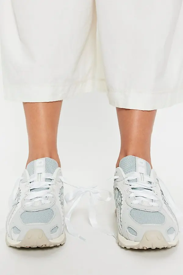 NEW BALANCE 204l Satin Sneakers - Reflection/truffle Salt