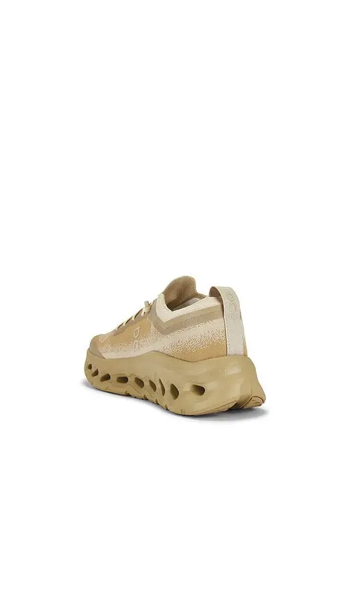 On X Zendaya Cloudtilt Moon Sneakers - White