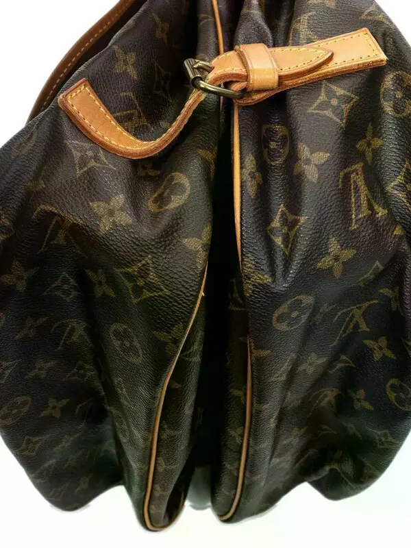 LOUIS VUITTON Monogram Shoulder Bag