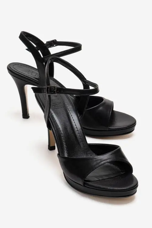 PROLOGUE SHOES Poise Stiletto Sandal - Black