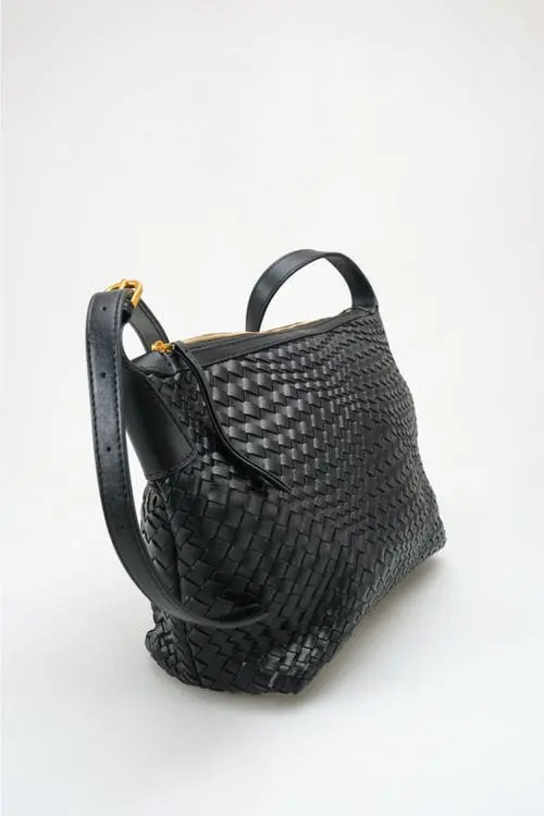 PROLOGUE SHOES Kira Woven Shoulder Bag - Black
