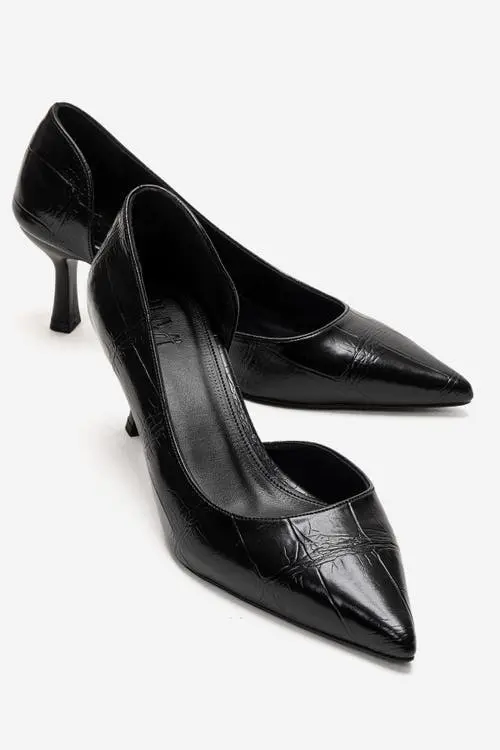 PROLOGUE SHOES Arel Pointed-toe Pumps - Black Print