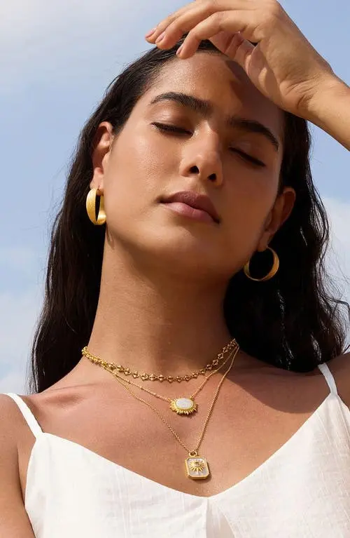 SATYA JEWELRY Shine Bright Hammered Hoop Earrings