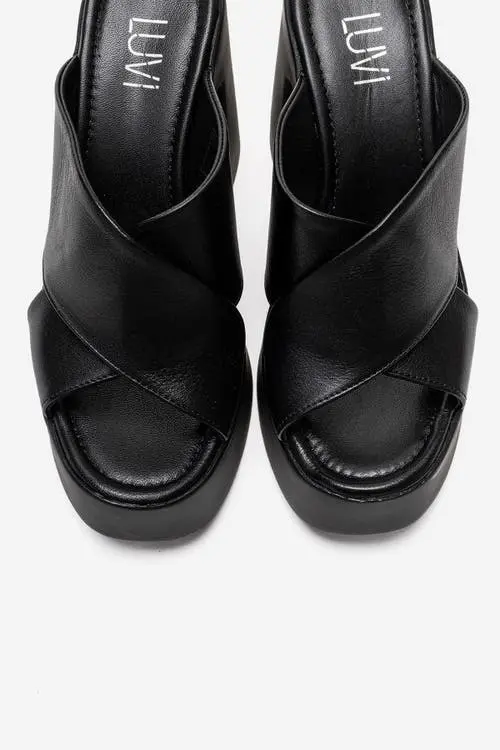 FOREVER & ALWAYS SHOES Essenza Leather Platform Block Heel Sandal - Black