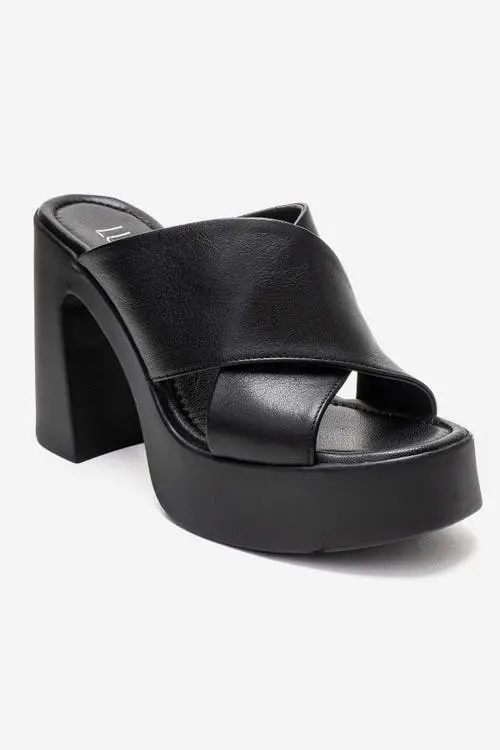 FOREVER & ALWAYS SHOES Essenza Leather Platform Block Heel Sandal - Black