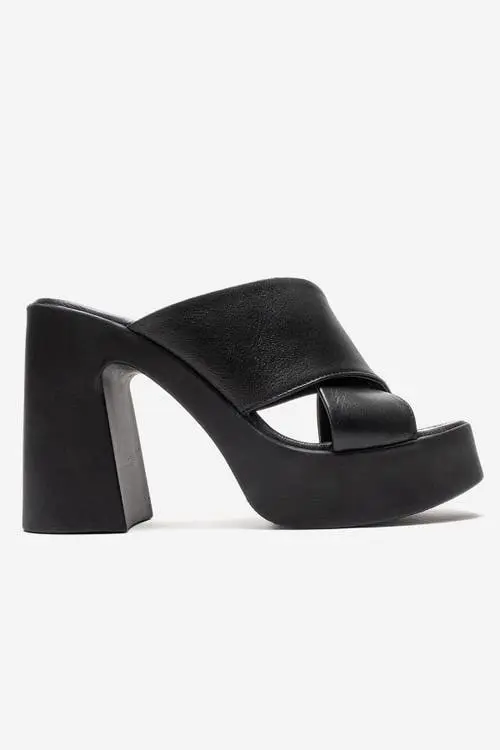 FOREVER & ALWAYS SHOES Essenza Leather Platform Block Heel Sandal - Black