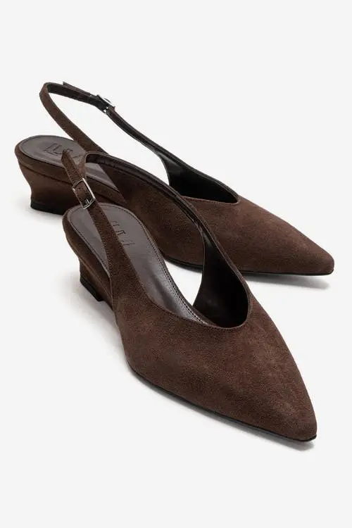 PROLOGUE SHOES Cosella Slingback Pump - Brown Suede