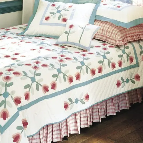 C&F HOME Tulip Garden Quilt Collection - White