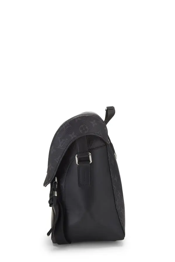 LOUIS VUITTON Monogram Eclipse Voyager Messenger - Black