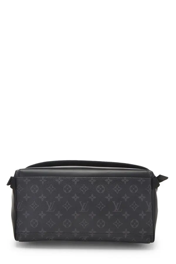 LOUIS VUITTON Monogram Eclipse Voyager Messenger