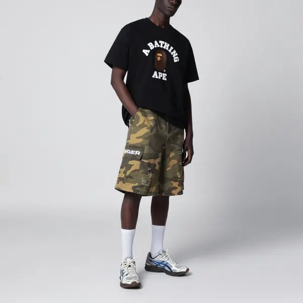 A BATHING APE T-shirt With Logo Print - Black