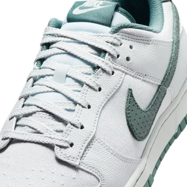 Nike Dunk Low Retro Sneakers - Grey