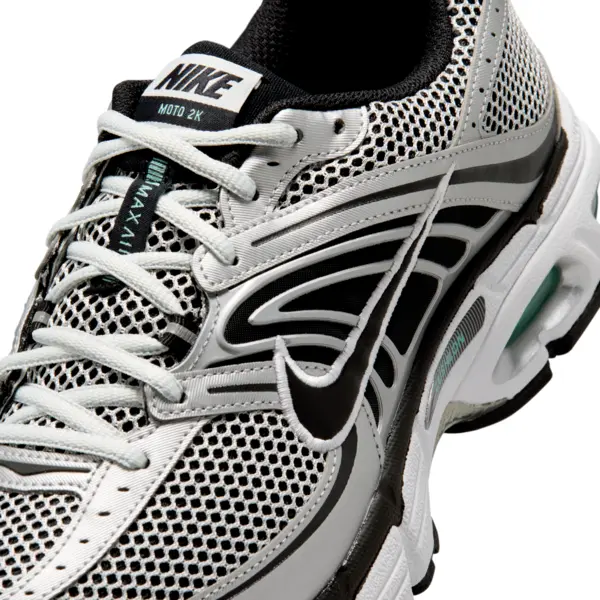 Nike Air Max Moto 2k Sneakers - White